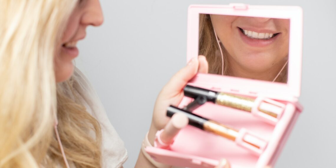 12 Best Travel Hard Shell Vanity Cases + FAQ - Uncover Travel